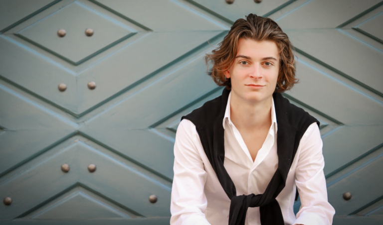 10 Tips To Get Sharp Focus in Your Photographs